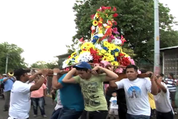 “Mocito” continúa recorrido tradicional por barrios de Managua : Viva ...