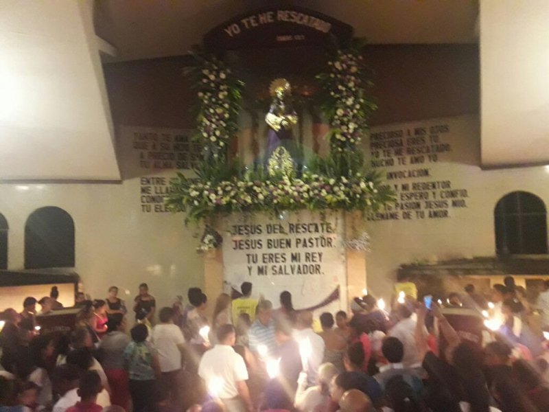 Feligreses participan de vigilia en honor a Jesús del Rescate en ...
