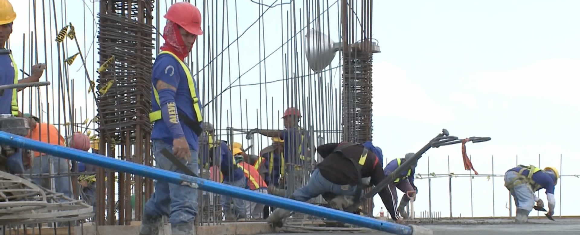 Empresas privadas de construcción reducen de planilla llegadas tardes e inasistencias por ...