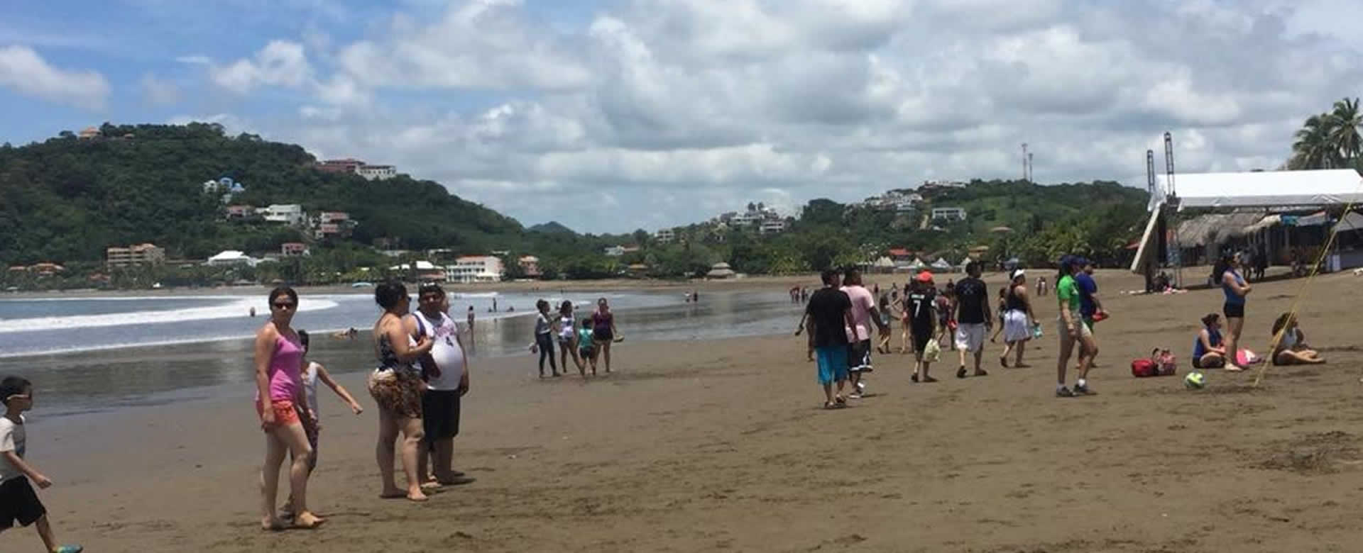 Familias nicaragüenses visitan las hermosas playas de Rivas : Viva ...