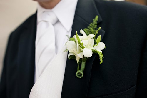 ¿Qué significa la flor en la solapa del novio? : Viva Nicaragua Canal 13
