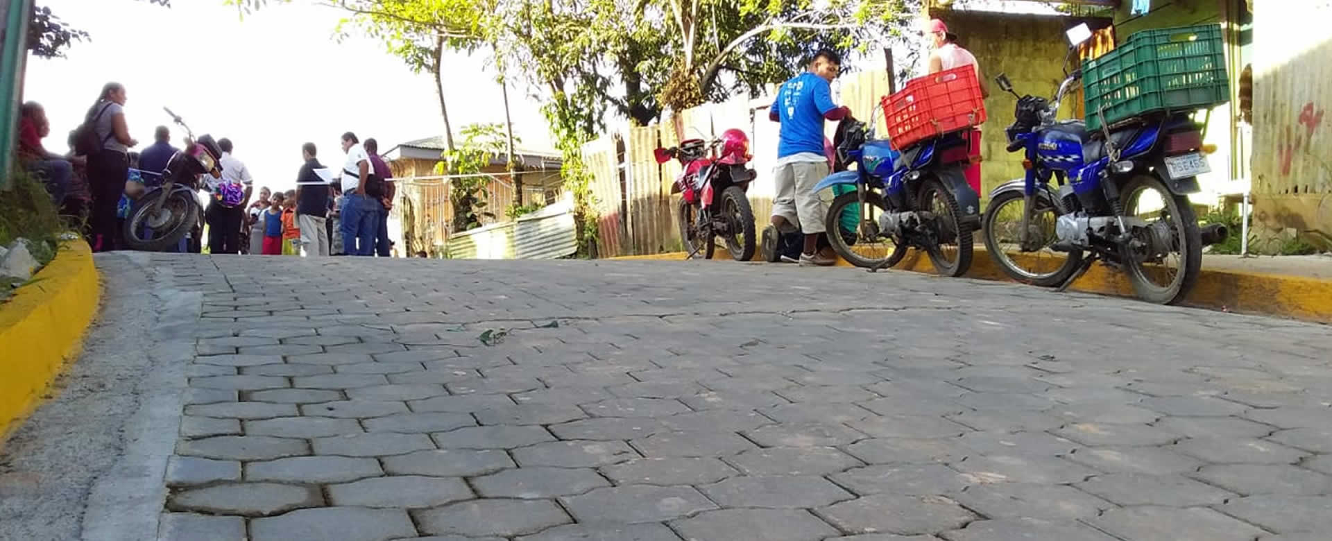 Familias del B° San Pedro de Bluefields le dicen adiós a las calles de ...