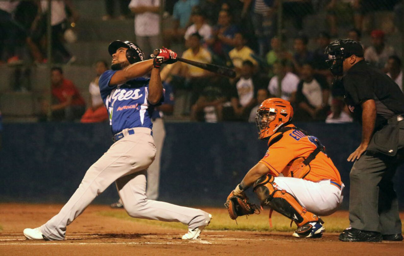 A pocos batazos de clasificar a la final de la Liga de Béisbol ...