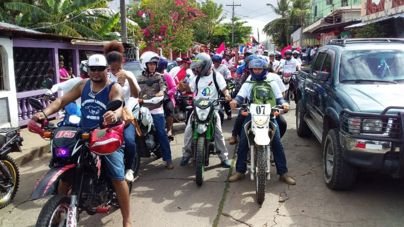 Motorizados de Bluefields tiñen de rojo y negro las principales calles ...