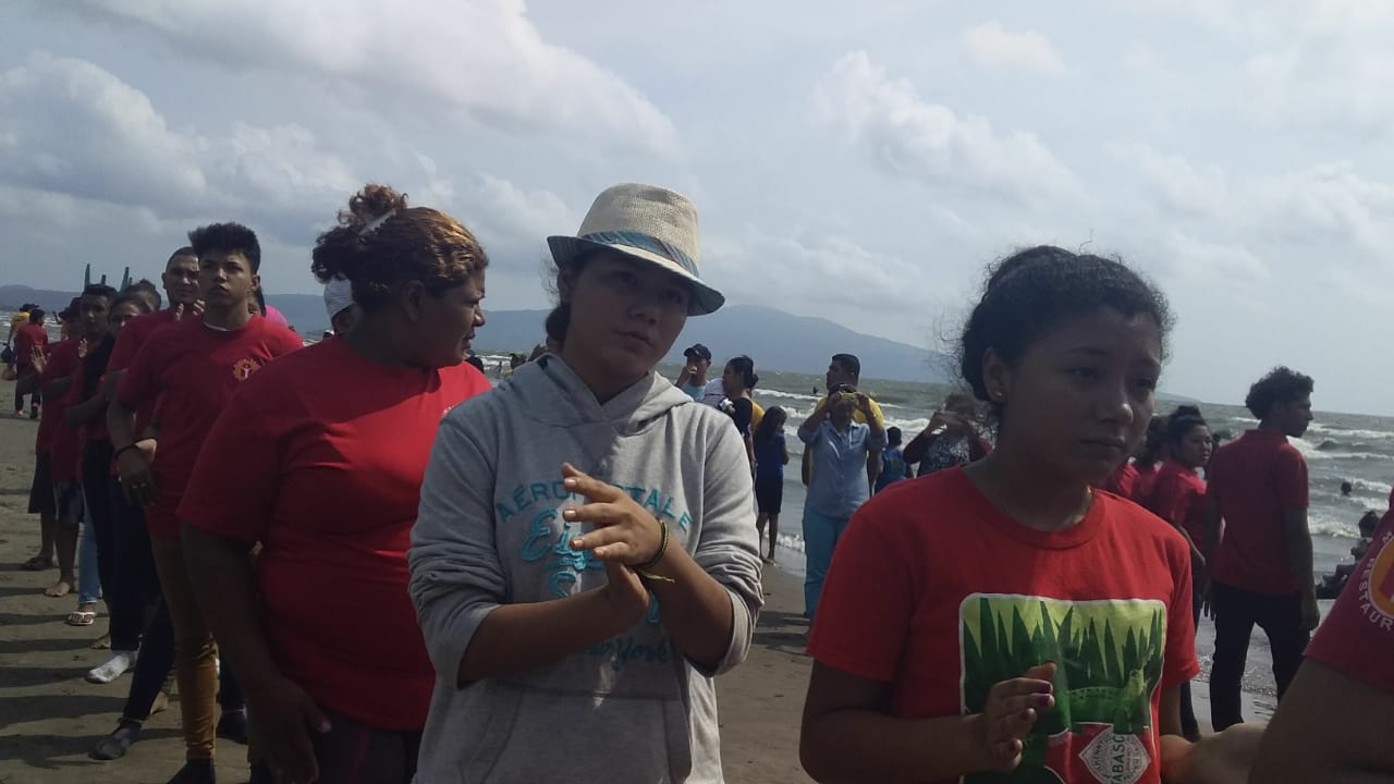 Bautismo masivo del Ministerio Restauración en bahía El Menco, Rivas ...