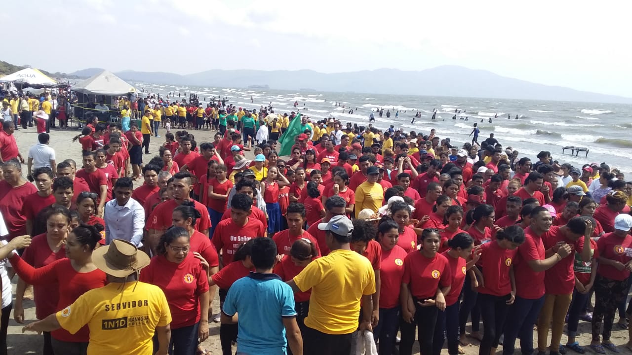 Bautismo masivo del Ministerio Restauración en bahía El Menco, Rivas ...