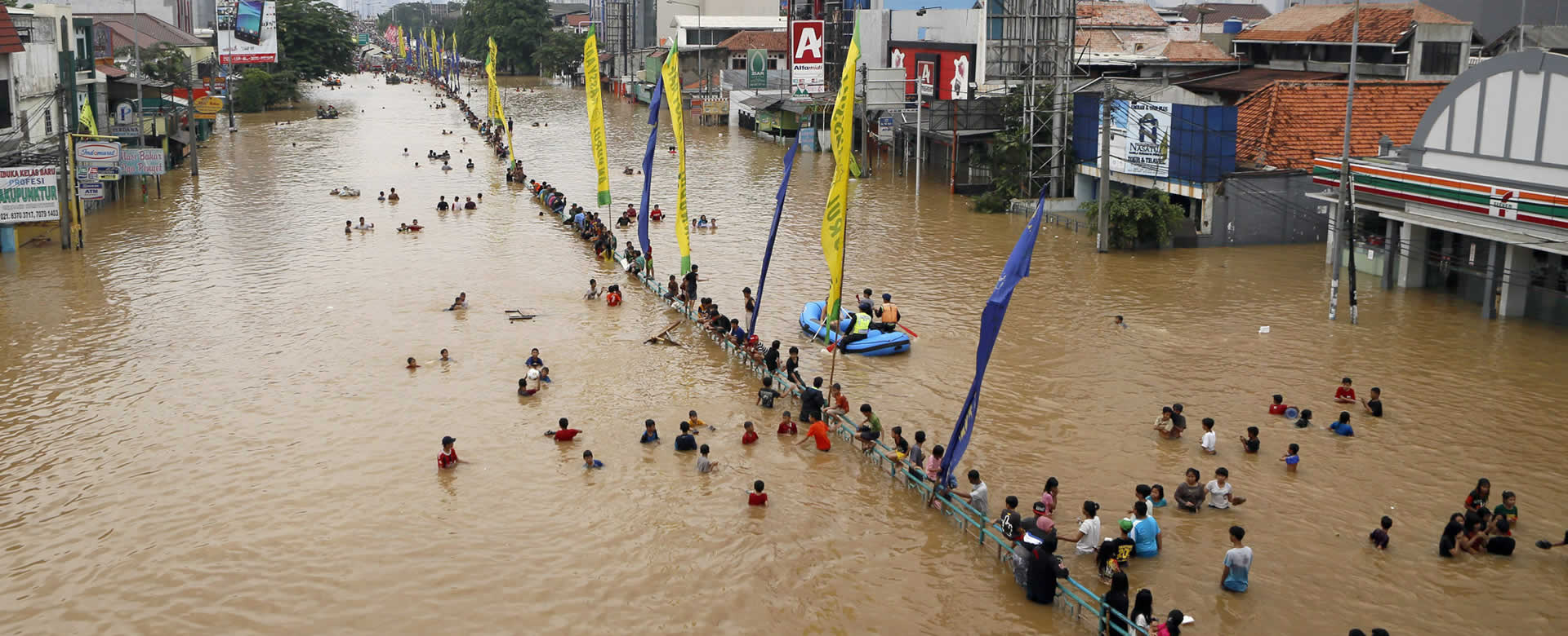 Inundaciones en Indonesia continúan, hasta el momento hay 60 muertos