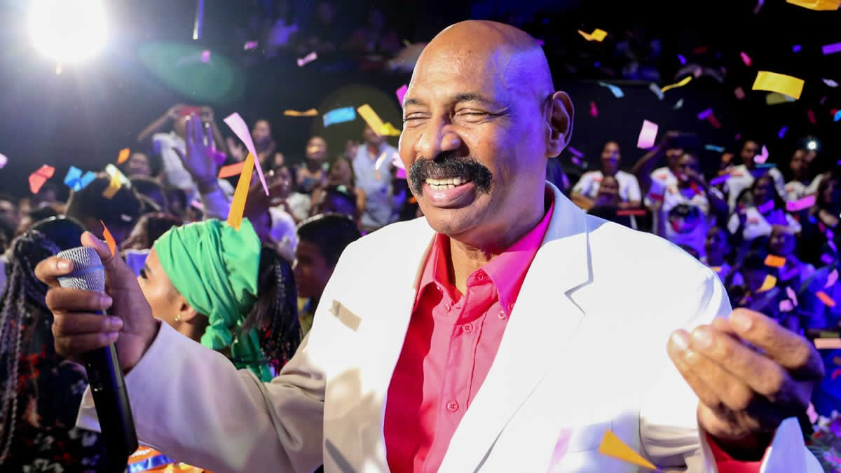 Juventud Sandinista realiza homenaje a Anthony Matthews en el Teatro Rubén Darío : Viva ...