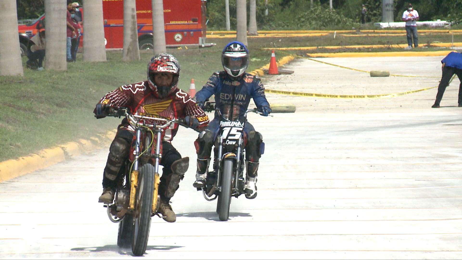 Fanáticos de la velocidad disfrutan de grandiosa exhibición de motos