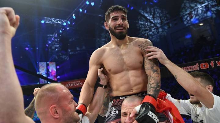 Ilia Topuria debuta con extraordinaria victoria en la UFC