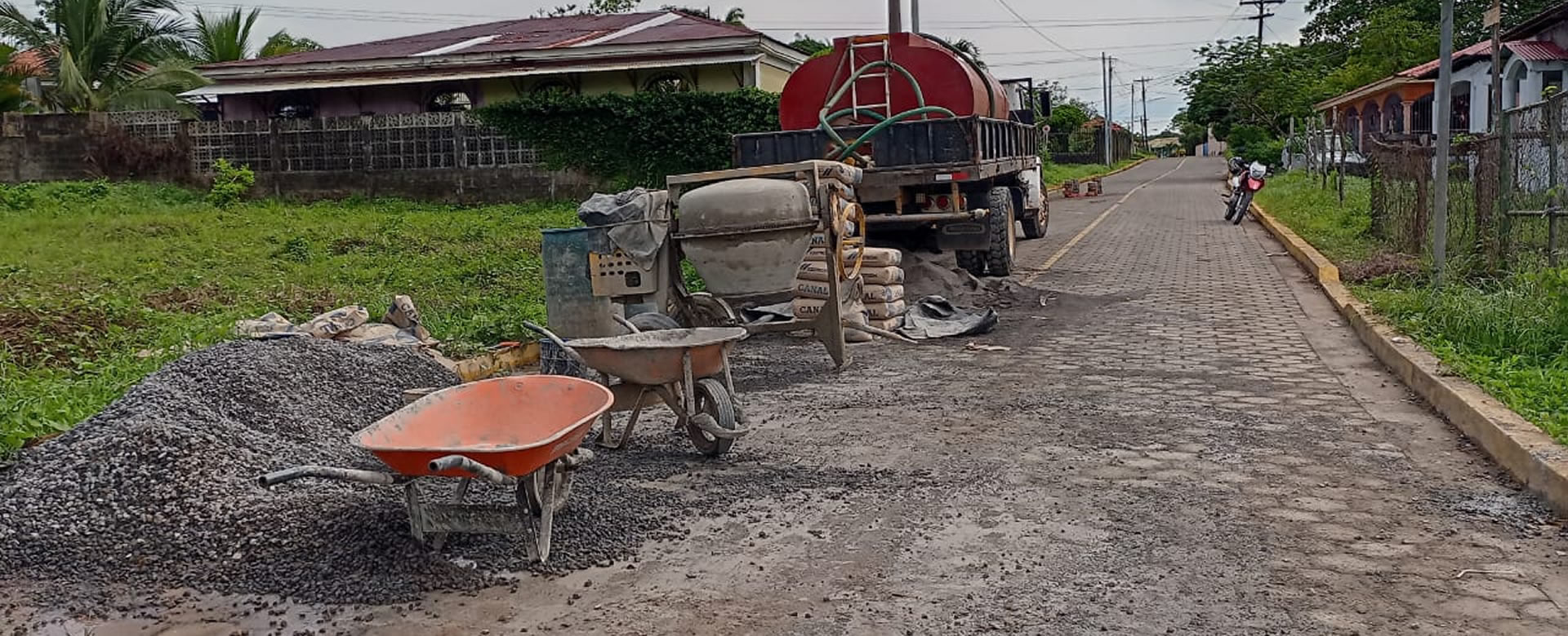 Ejecutan construcción de 8 calles hacia sitios muy visitados de Bluefields