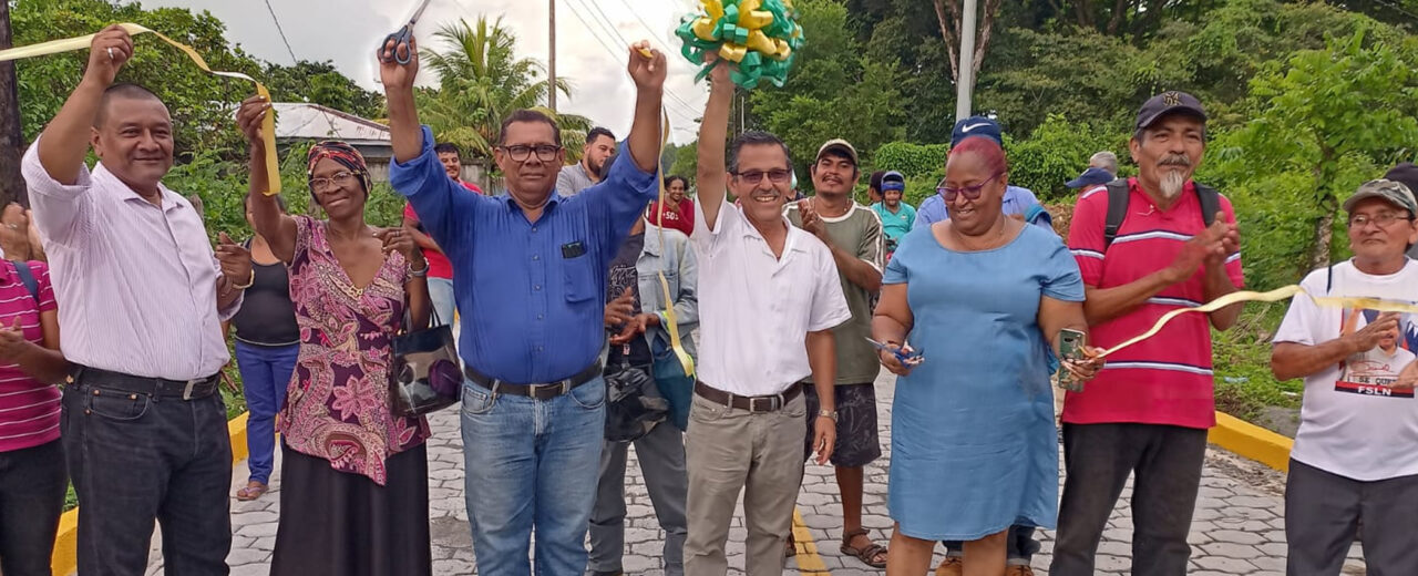 Inauguran construcción calle Bluefields port : Viva Nicaragua Canal 13