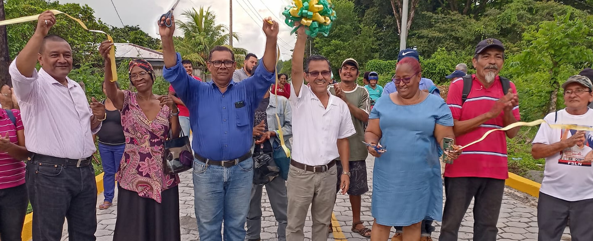 Inauguran construcción de calle en Bluefields