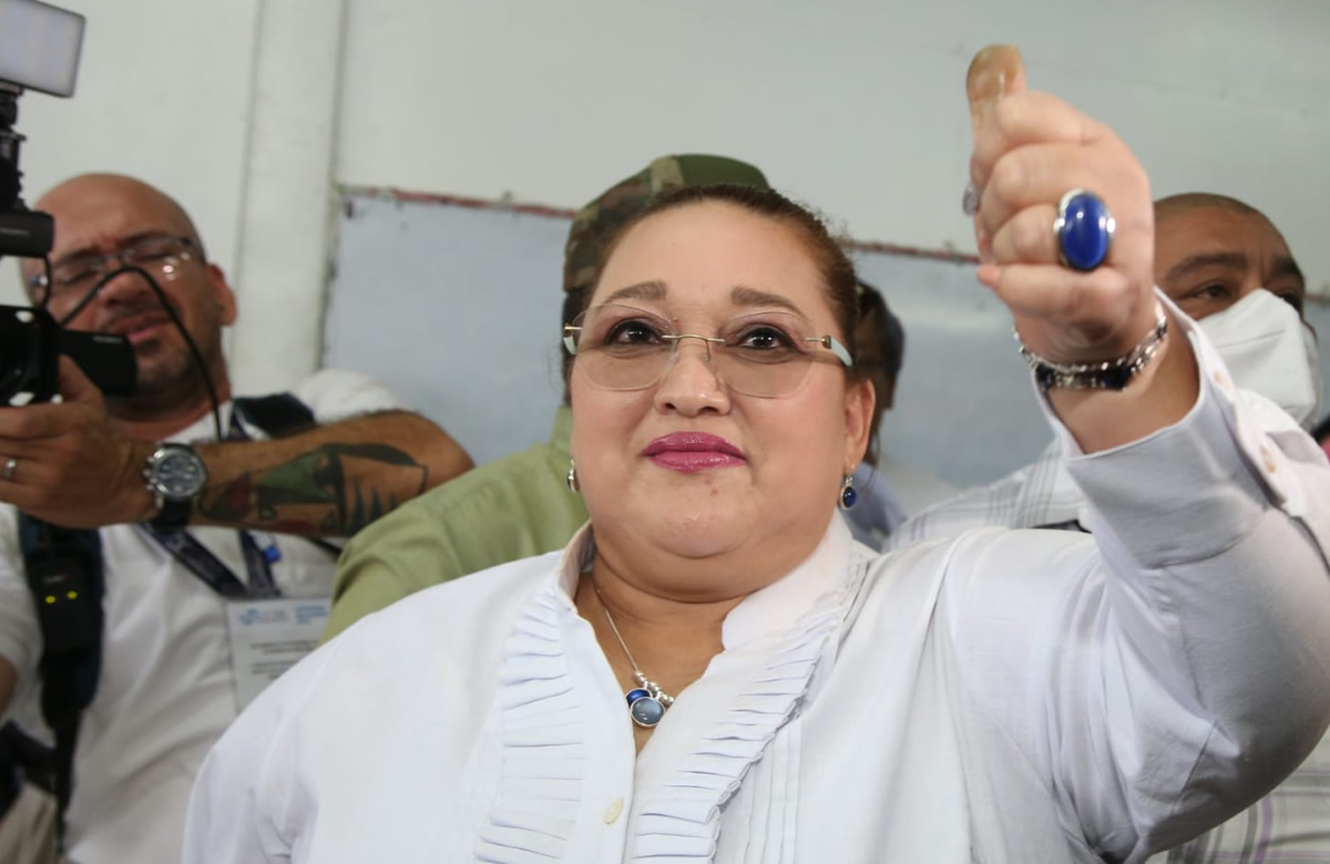 Autoridades del Estado participan en las Elecciones Municipales 2022