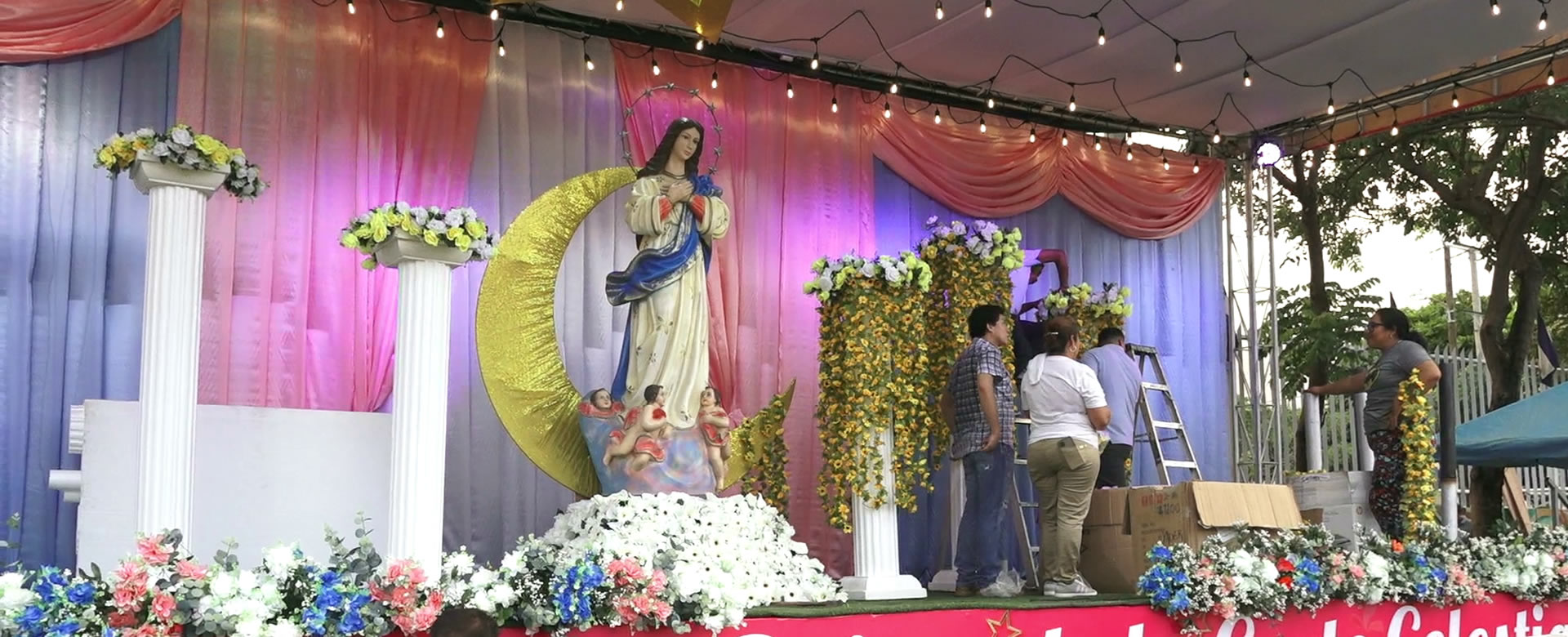 Avanzan instalación de altares a la virgen María en la Avenida Bolívar