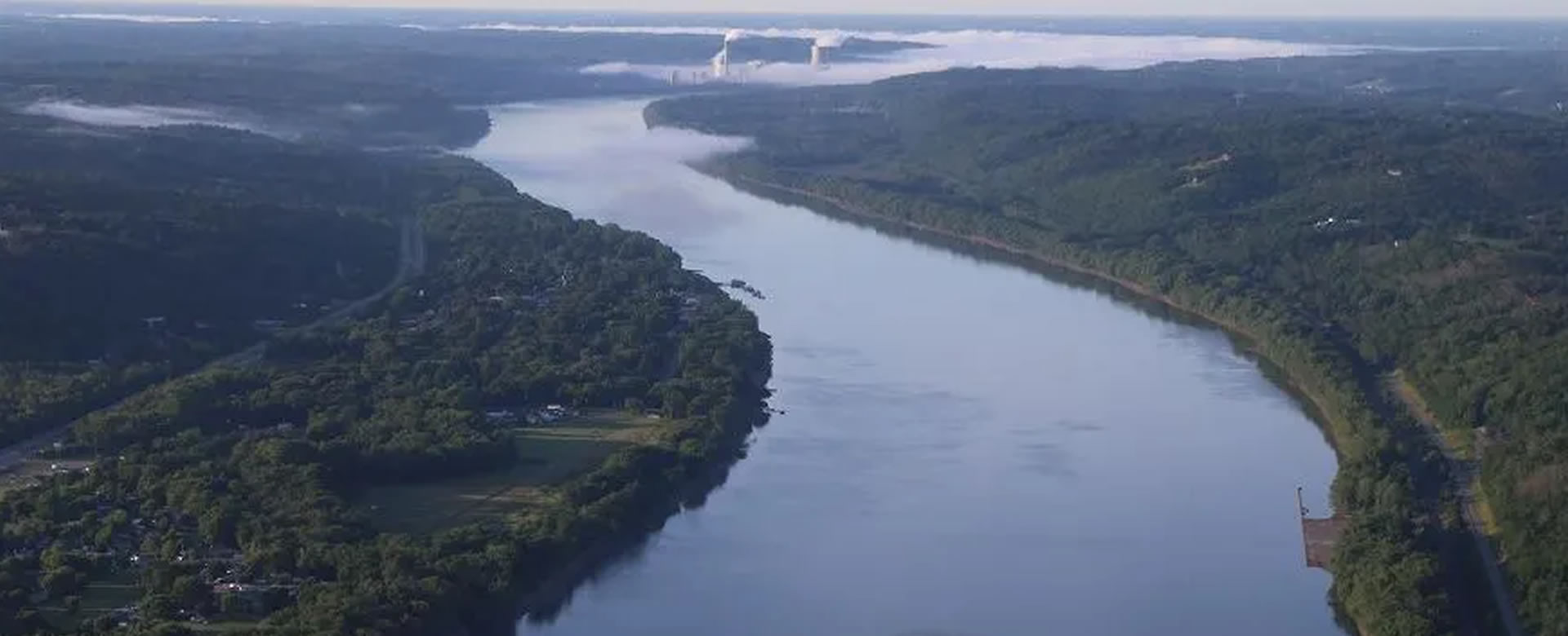 Río Ohio sufre contaminación tras derrame de material tóxico