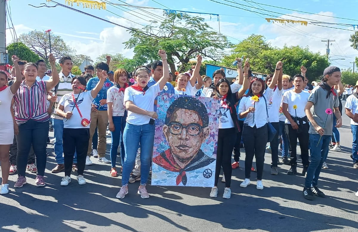 Rinden homenaje al poeta guerrillero, Leonel Rugama
