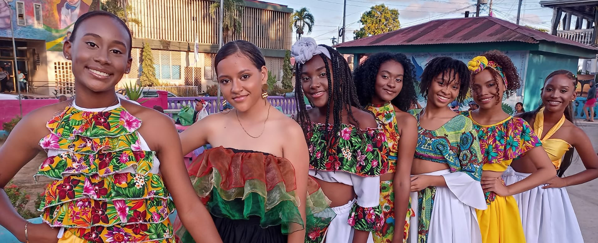 Galería: colorida Pasarela con trajes de Palo de Mayo en Bluefields