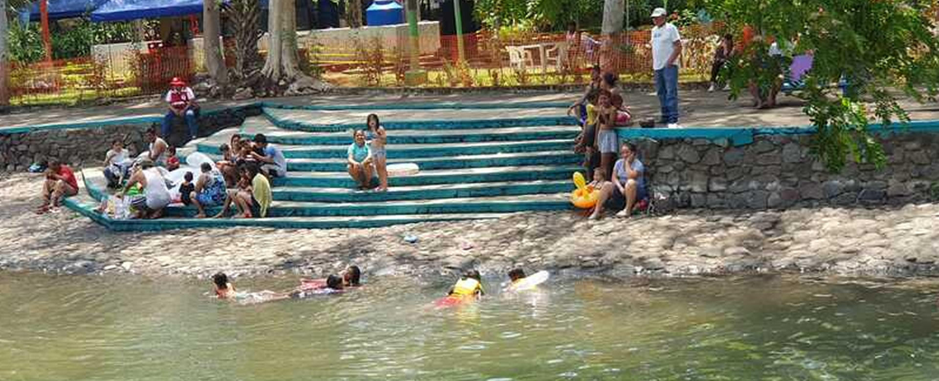 El Trapiche, un acogedor lugar con aguas frescas y precios bajos en comida