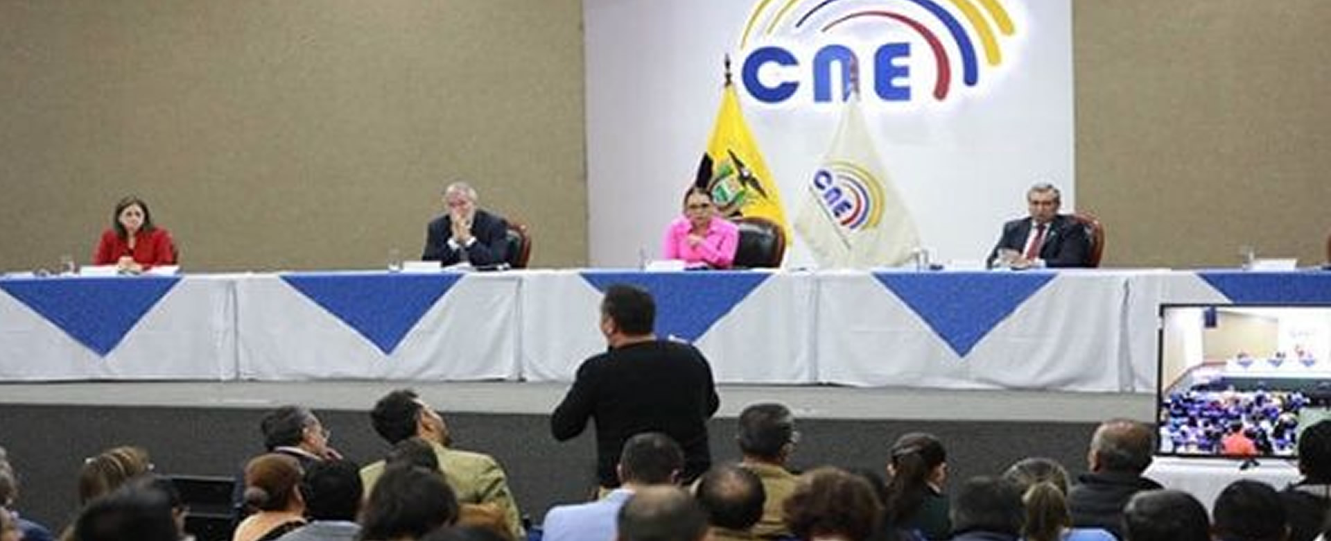 CNE de Ecuador aprueba fondos para elecciones anticipadas