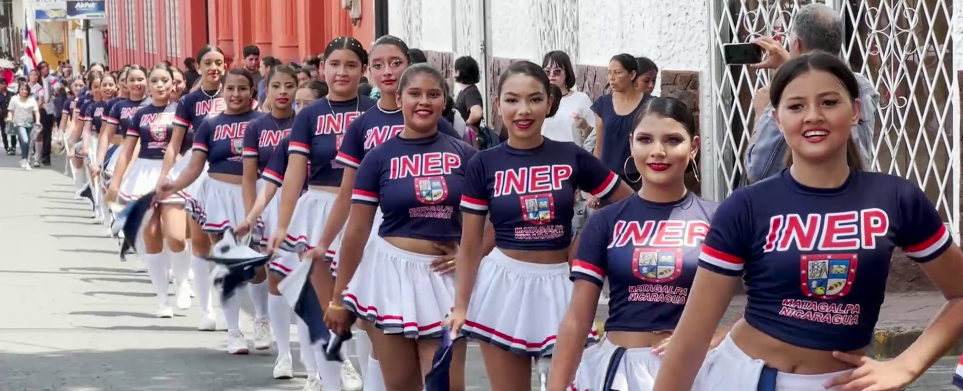 Matagalpa desarrolla colorido desfile patrio