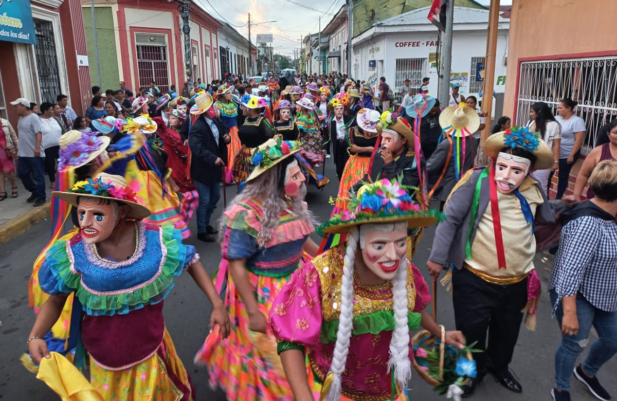 Celebran el primer festival del "Viejo y la Vieja" en Carazo