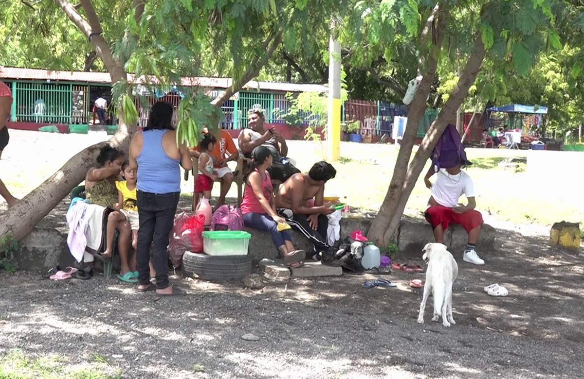 Familias disfrutan de las refrescantes aguas de Xiolá y Xilonem
