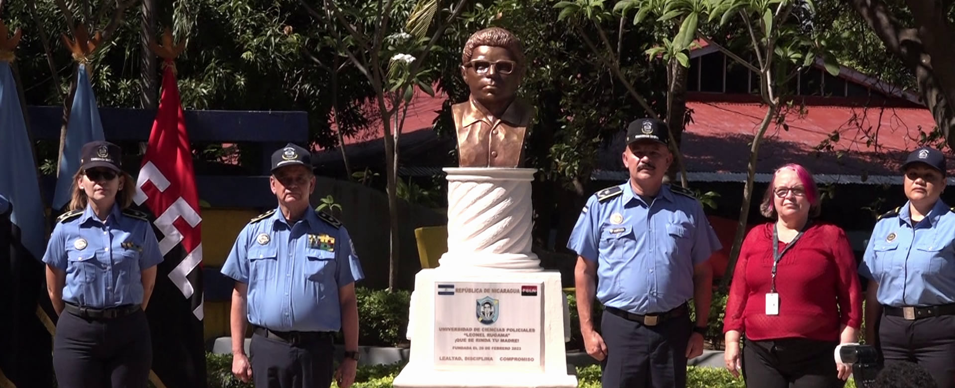 Develan busto en honor al poeta guerrillero, Leonel Rugama