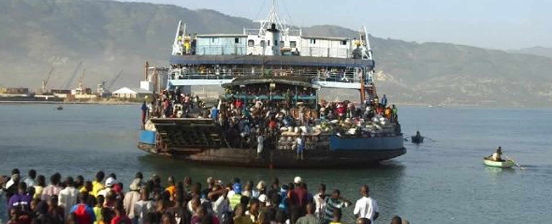 Diez muertos tras hundimiento de un ferry en el Río Nilo