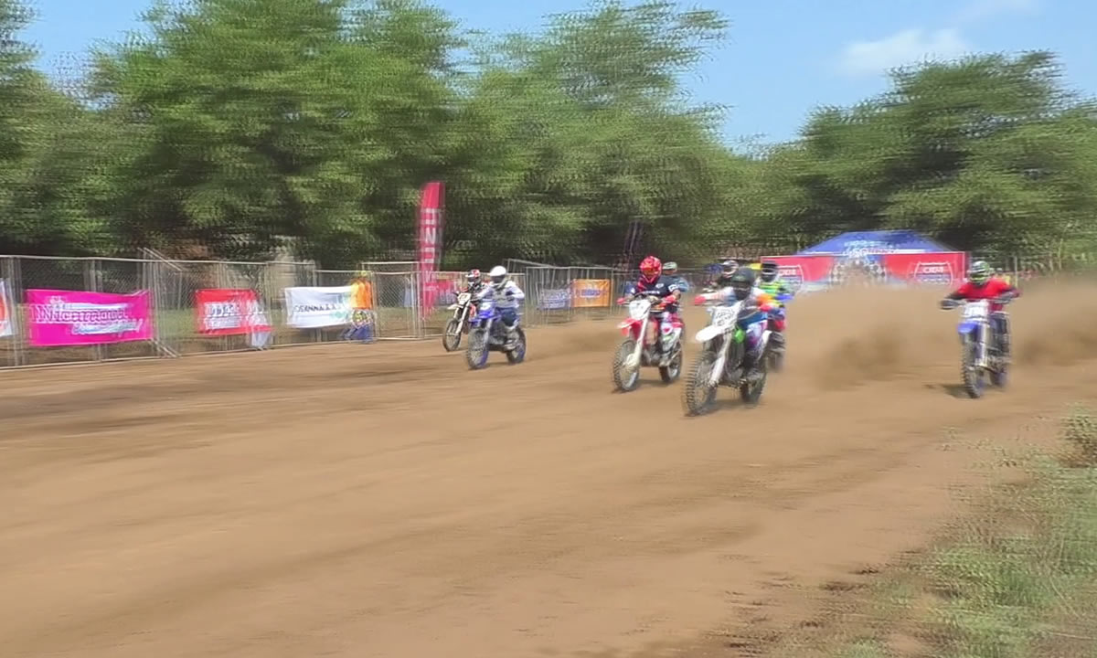 Adrenalina pura en la tercera edición del Campeonato de Motocross en León