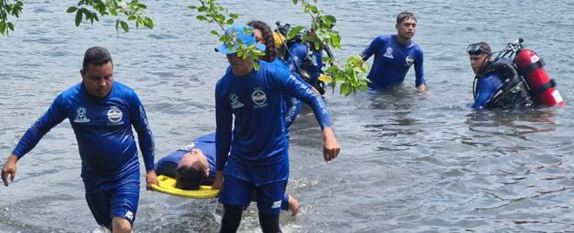 Bomberos Unidos se capacitan en rescate para brindar un mejor servicio