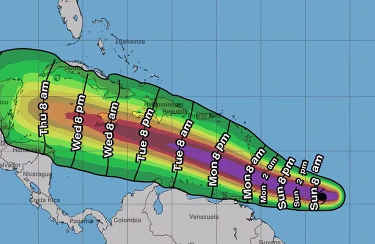 Beryl se convierte en poderoso huracán categoría 4 mientras avanza sobre el Caribe