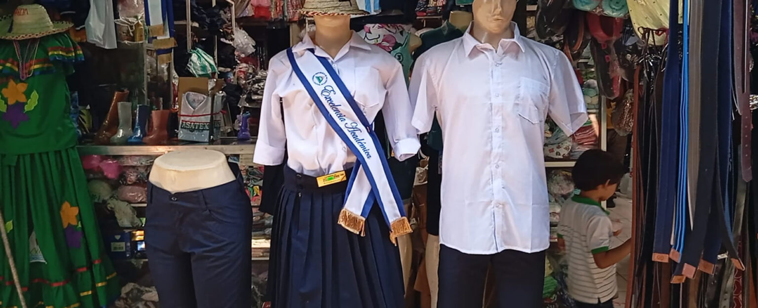 mercado azul y blanco : Viva Nicaragua Canal 13