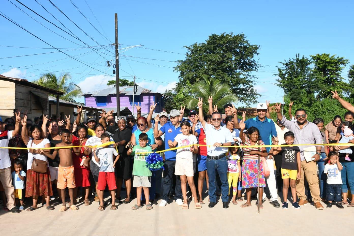 Pobladores del barrio 19 de Julio de Bluefields celebran inauguración ...