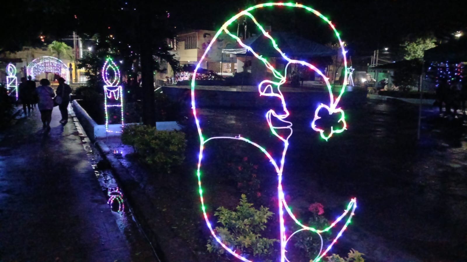 Bluefields da la bienvenida a la Navidad con el encendido de luces en ...