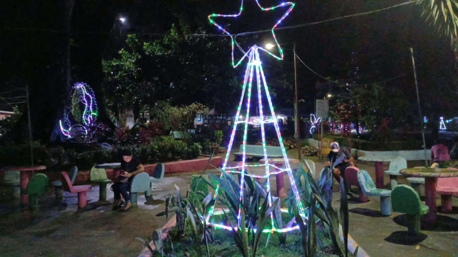 Bluefields da la bienvenida a la Navidad con el encendido de luces en ...